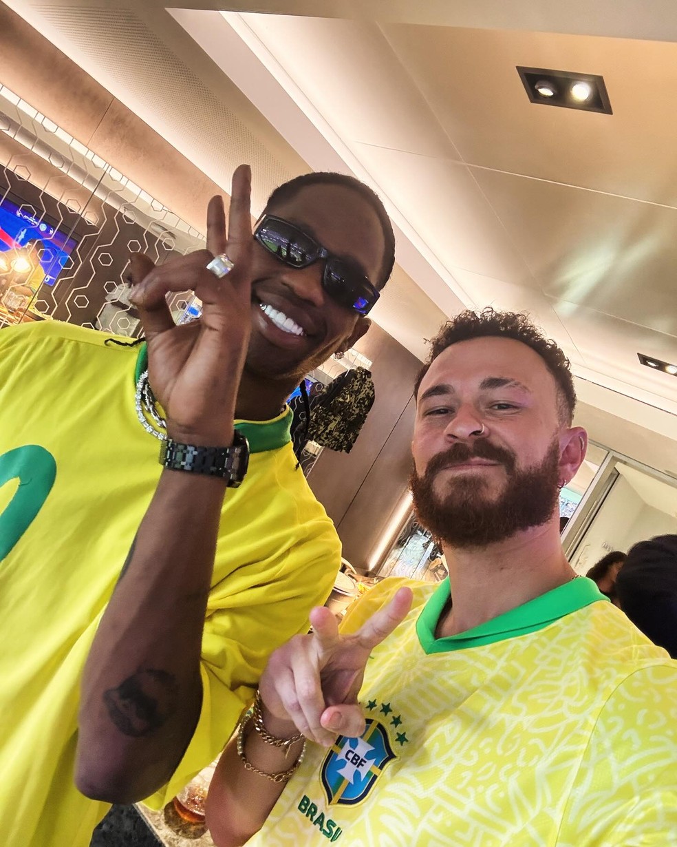 Fred Bruno tieta Travis Scott em jogo da Seleção: 'Sorriu pela primeira ...