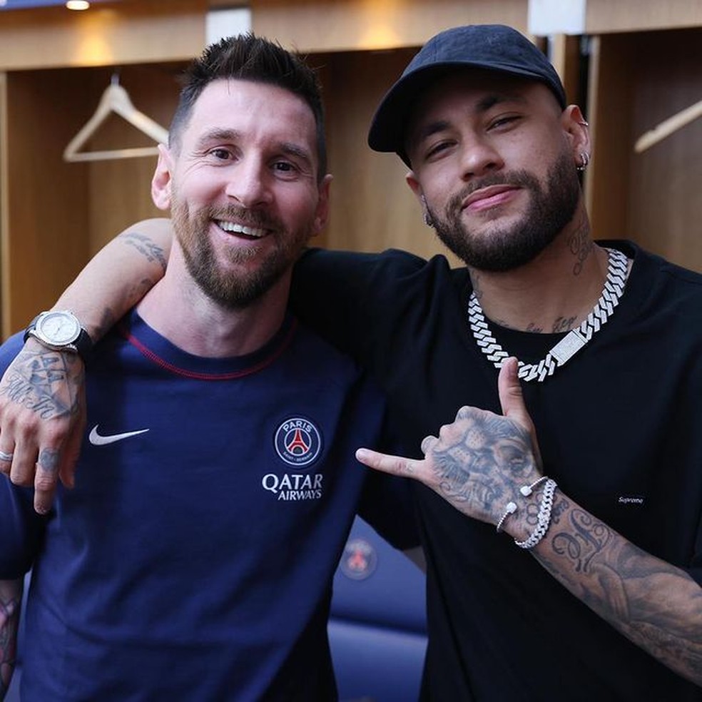 Neymar faz homenagem para Messi com saída do astro do PSG