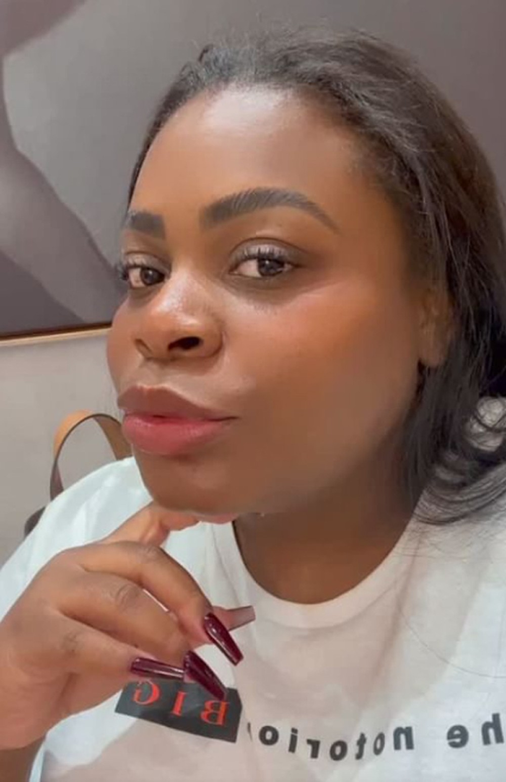 Jojo Todynho faz técnica de R$ 8 mil nas sobrancelhas; compare