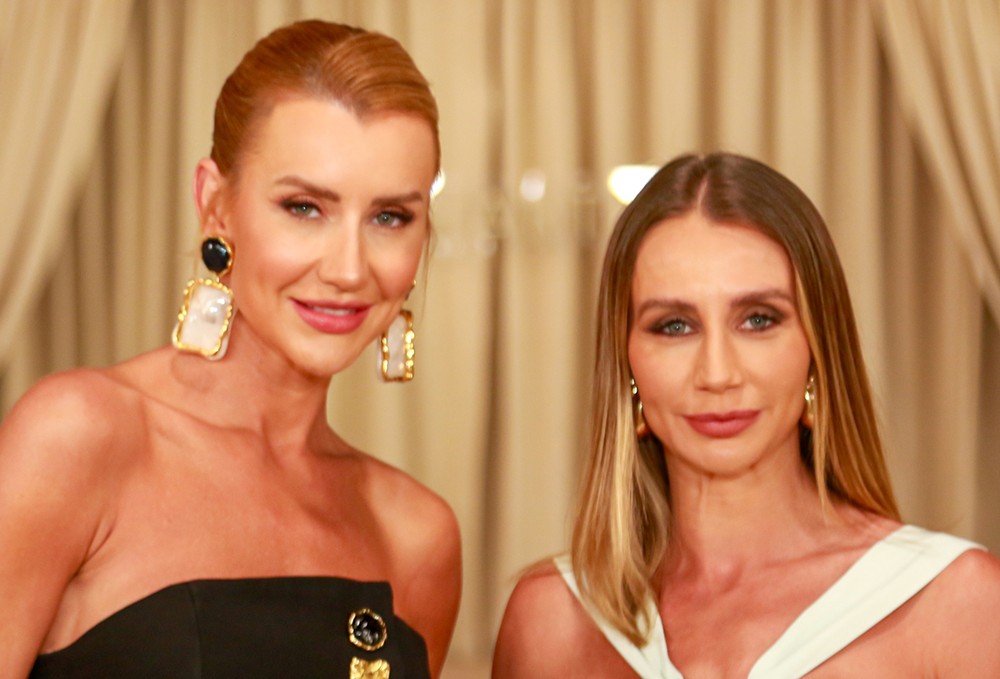 Ana Paula Siebert e a irmã vão a desfile, e voltam a impressionar com ...