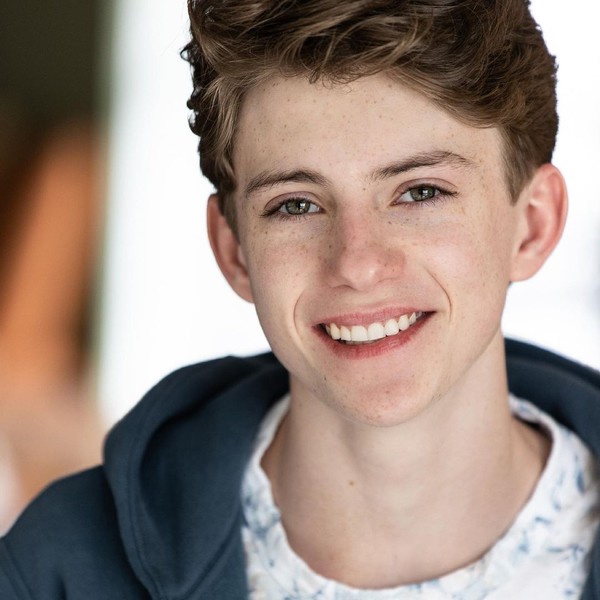 Ex-ator mirim Tyler Sanders morreu de overdose, confirma autópsia