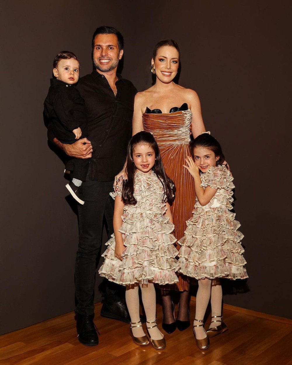 Fabiana Justus comemora aniversário de 38 anos e 180 dias de ...