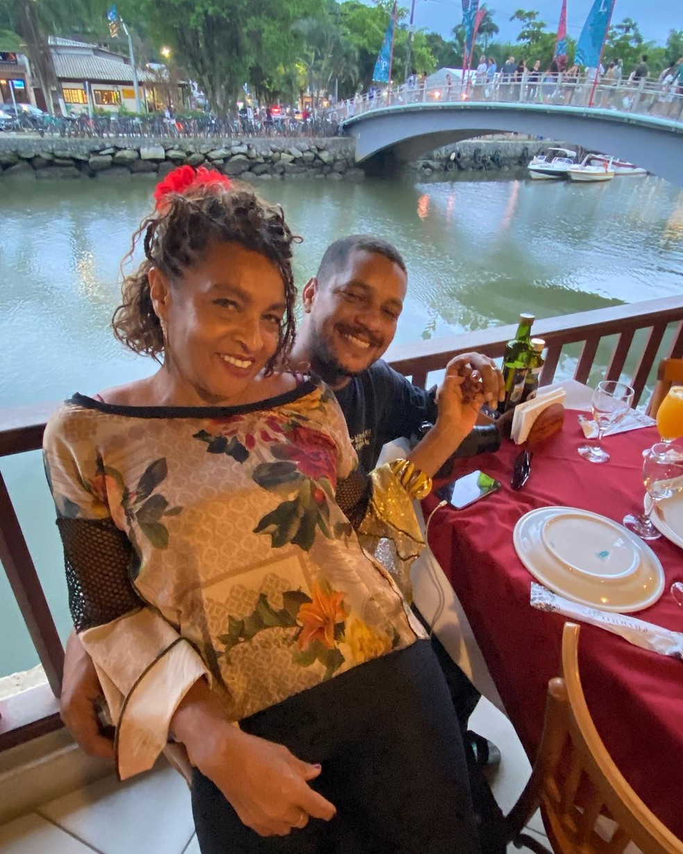 Elisa Lucinda se declara no aniversário de 35 anos do marido: 'Que ...