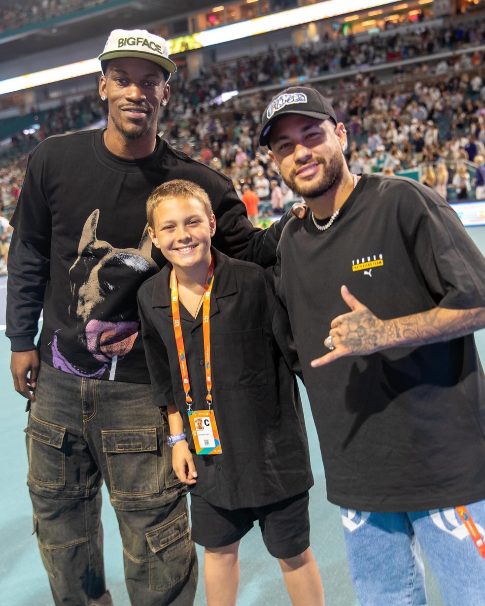 Neymar curte Miami Open e diferença de altura com 'parças' impressiona