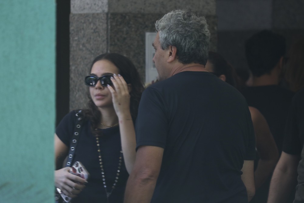 Velório de Débora Maia, mãe de Mel Maia, reúne familiares e amigos no Rio