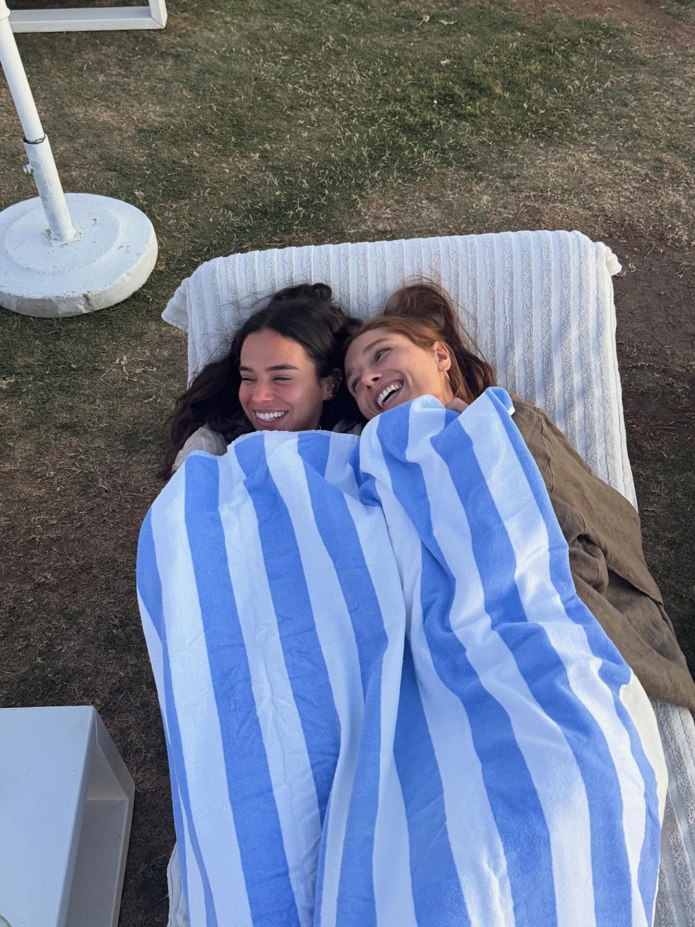 De biquíni e em clima de férias, Bruna Marquezine curte Puglia com ...