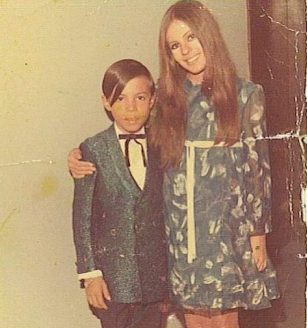 Antes da fama, Chrystian foi cantor mirim Zezinho e mudou nome ...