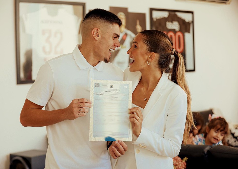 Ex-Vasco, jogador Gabriel Pec se casa com Isabella Lipatin