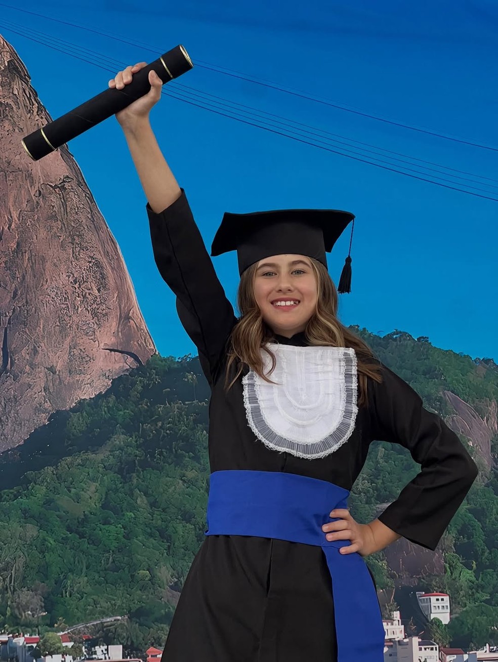 Ricardo Vianna celebra formatura de filha mais velha, e Lexa se derrete ...