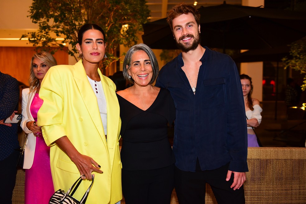 Klara Castanho e Larissa Manoela prestigiam a amiga Maisa Silva em ...