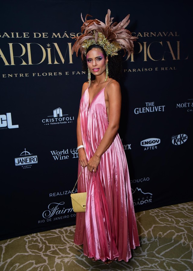 Saiba tudo o que rolou no baile de máscaras que reuniu famosos no Rio