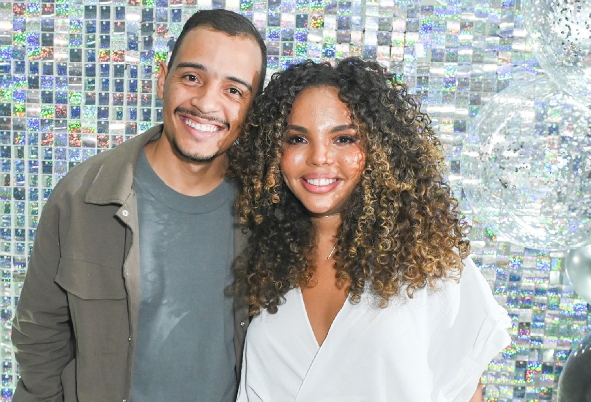 Pitel diz que 'inverteu papéis' de relacionamento à distância após ...