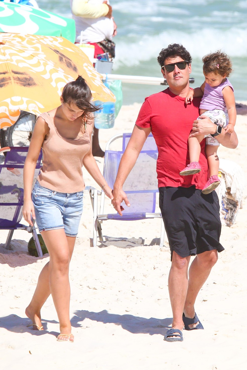 Bruno De Luca curte praia com a família após anunciar pausa na carreira ...