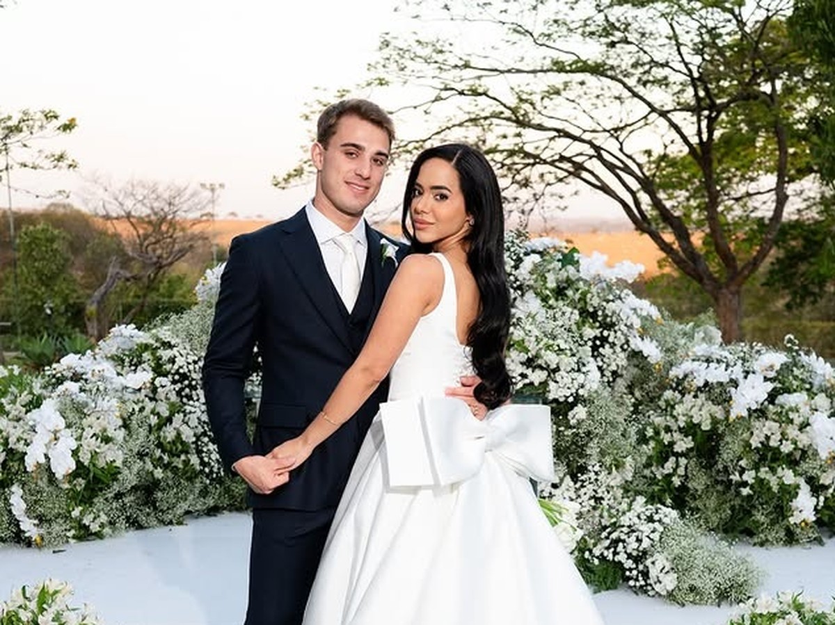 Mariely Santos se casa com André Santis em fazenda luxuosa, e MC Loma reage: 'Passada'