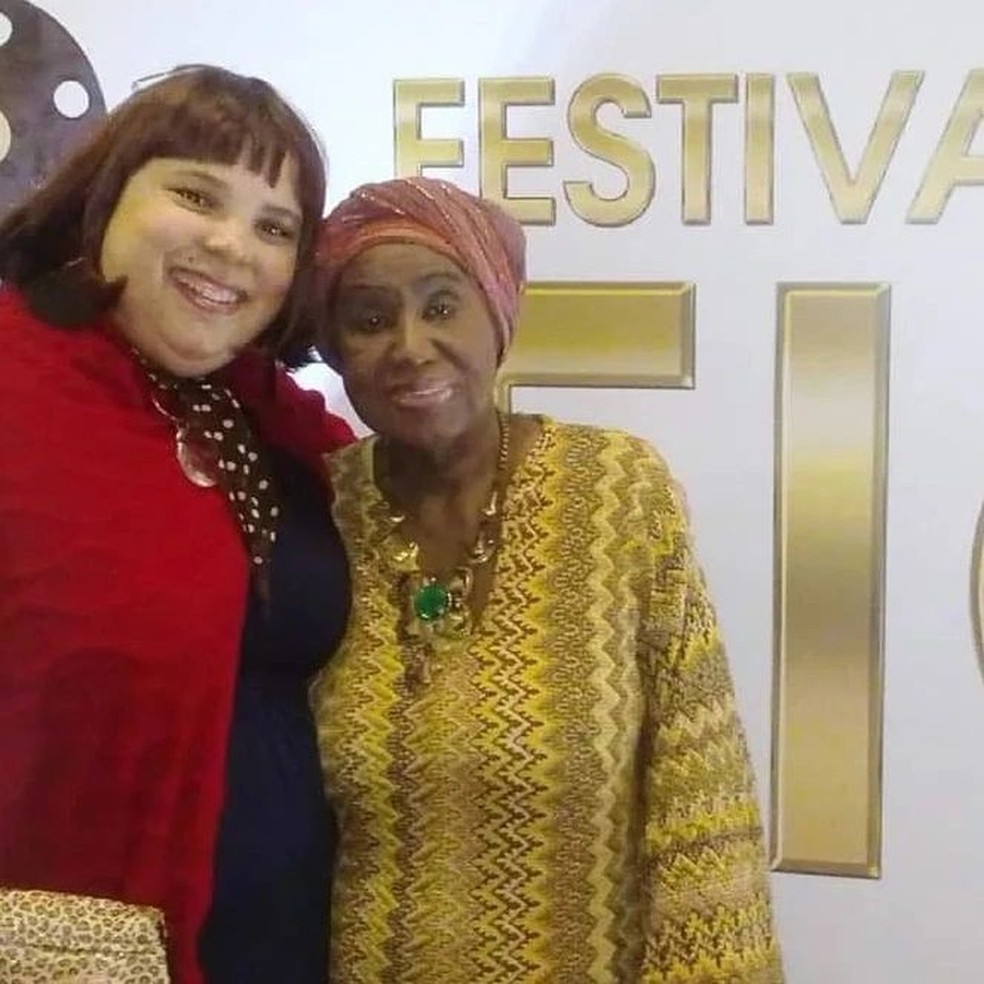 Filha de Marina Miranda morre três anos após morte da artista; amigos tentam encontrar irmãs ...