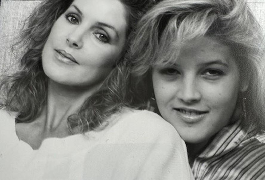 Priscilla Presley homenageia única filha com Elvis, Lisa Marie, que ...