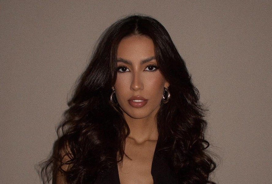 Gabi Brandt usa decote profundo para noite no Rio e fãs piram: 'Brilha ...