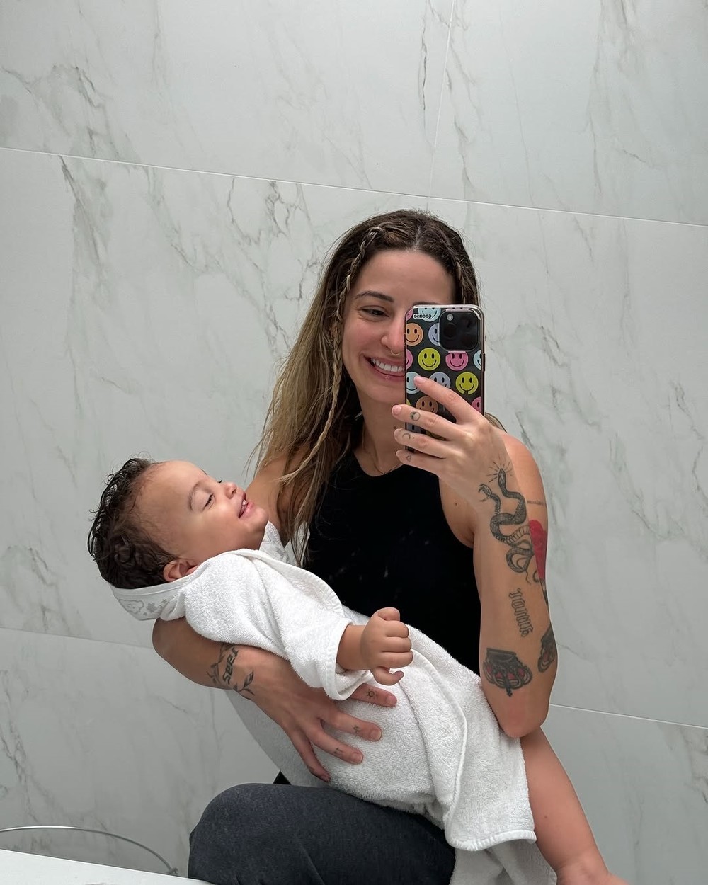 Tamy Contro e Projotam celebram 2 anos de filho caçula; vídeo