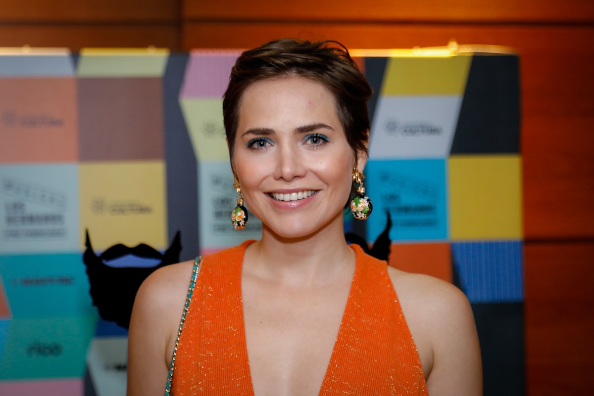 Letícia Colin e mais famosos prestigiam musical sobre Los Hermanos