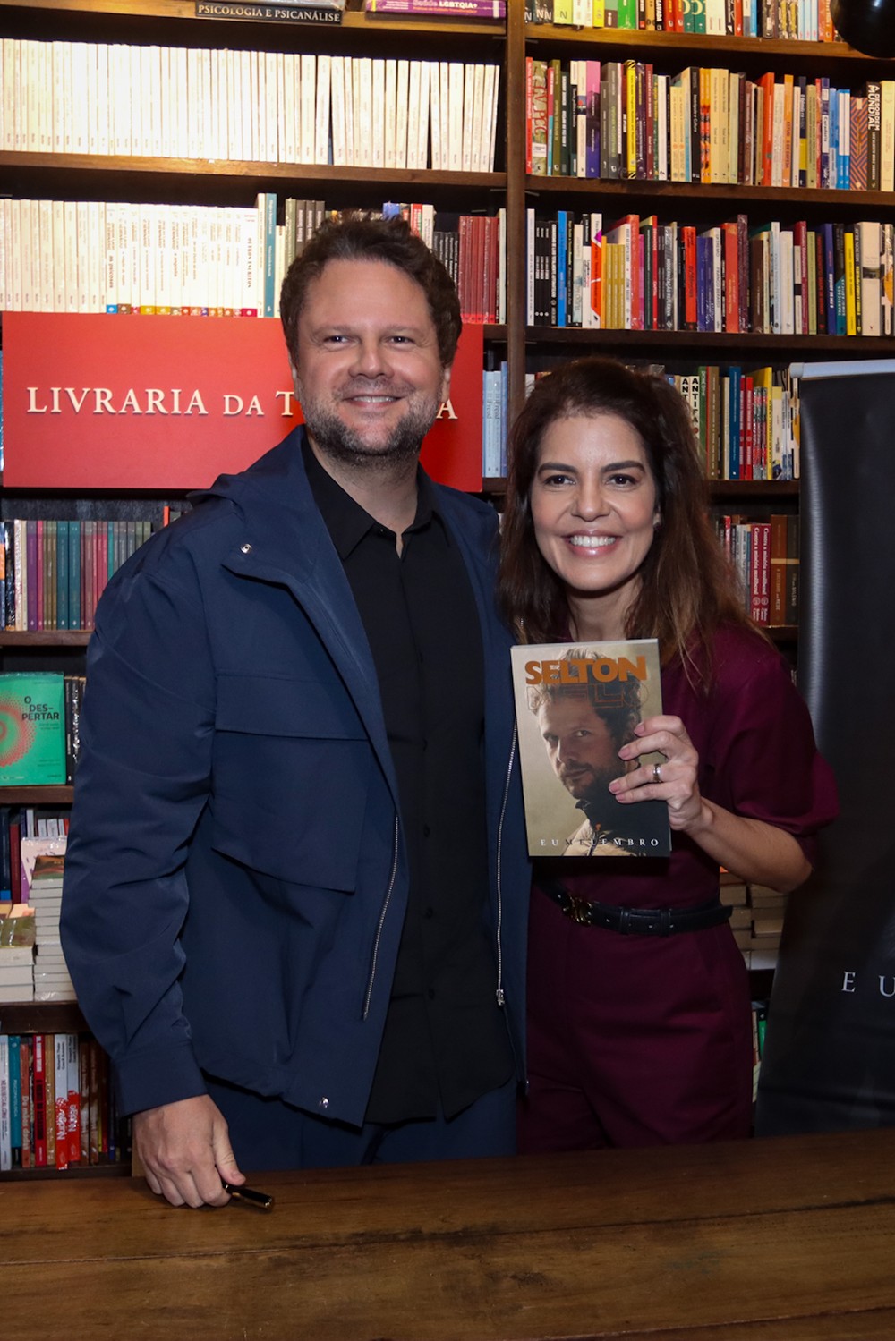 Selton Mello recebe Dieckmann e mais amigos famosos em lançamento de ...