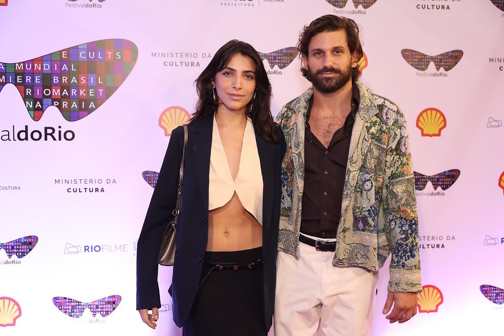 Débora Nascimento, Bella Campos e mais prestigiam abertura do Festival do Rio