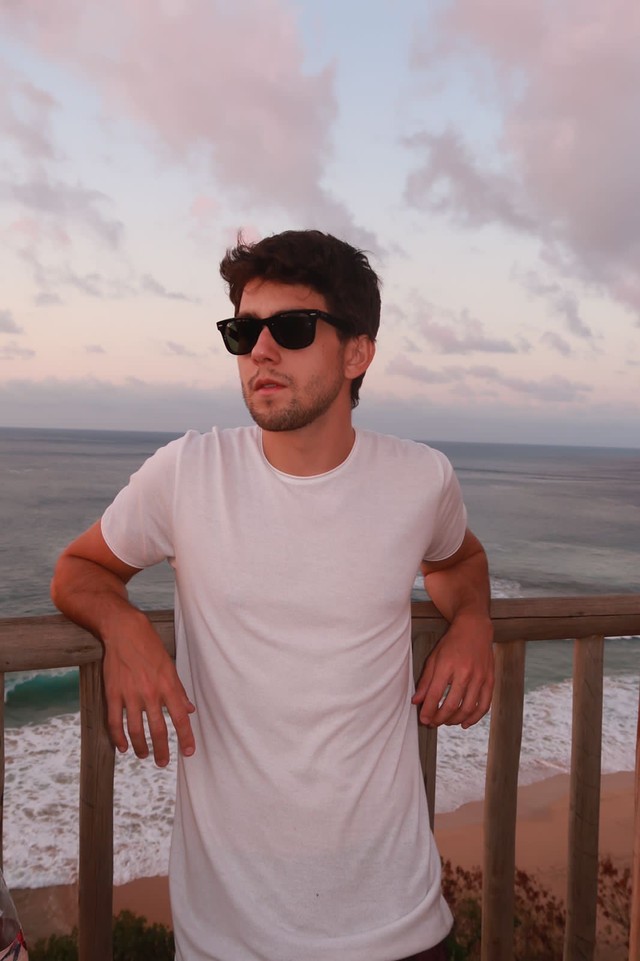 Daniel Rangel e Hanna Romanazzi curtem Noronha no maior romance; vídeos