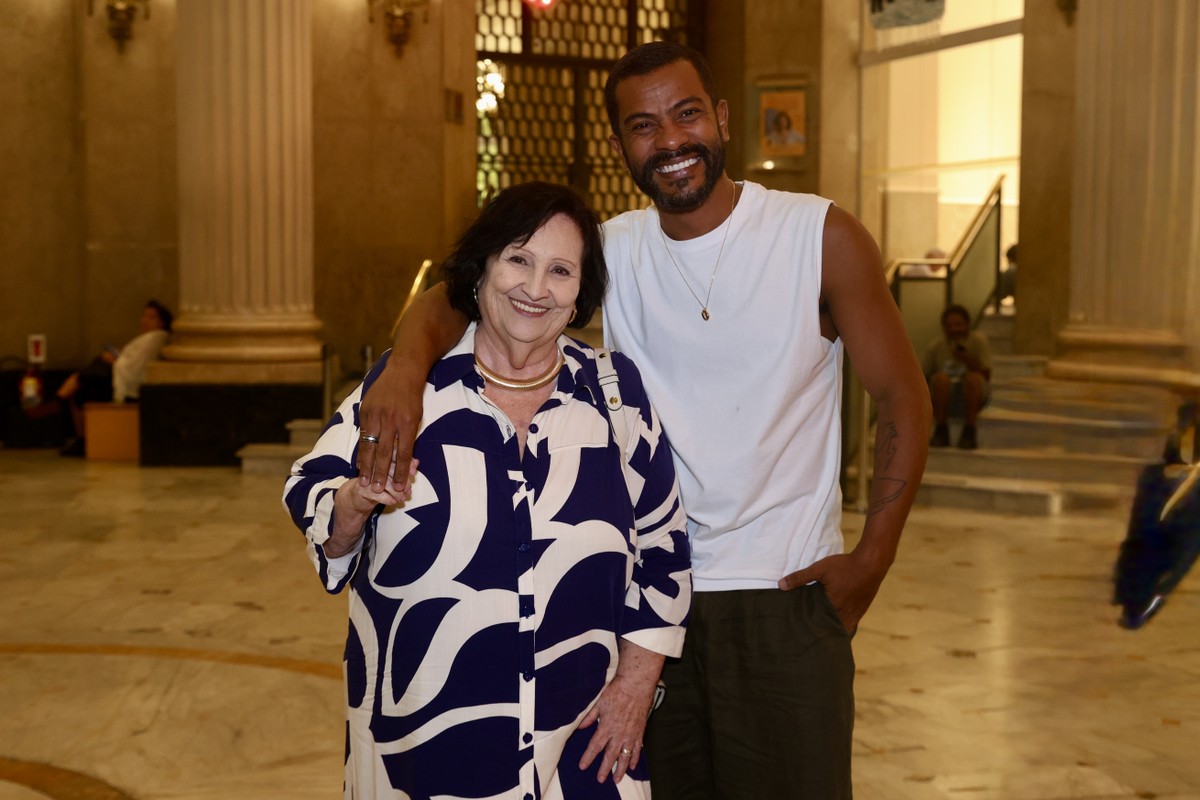 Déa Lúcia, Samuel de Assis e mais famosos conferem estreia de 'Matilde ...