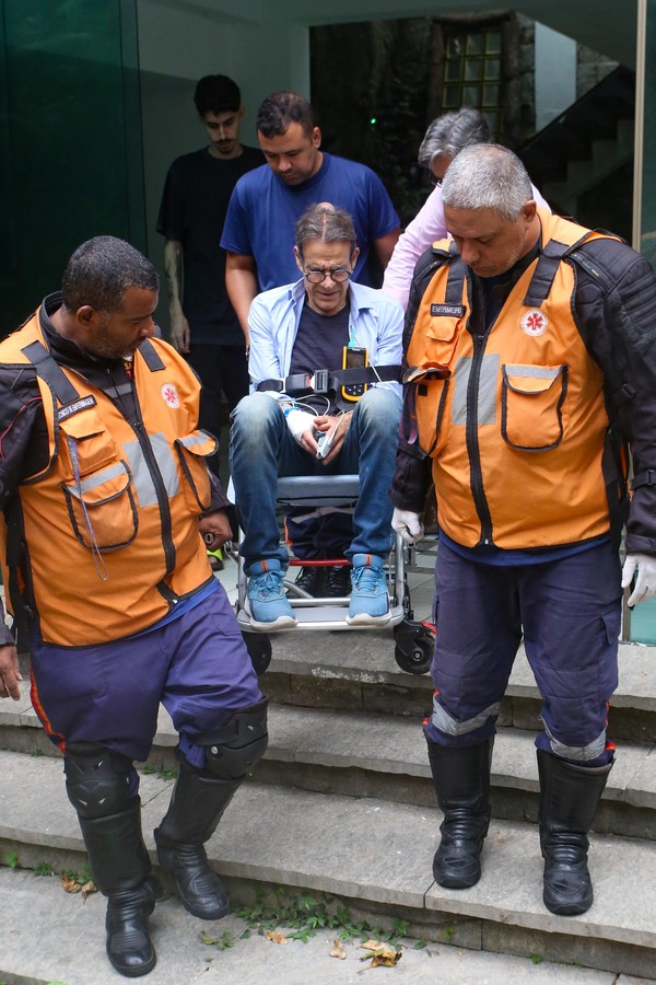 Mário Gomes é encaminhado a hospital público após passar mal em sua ...