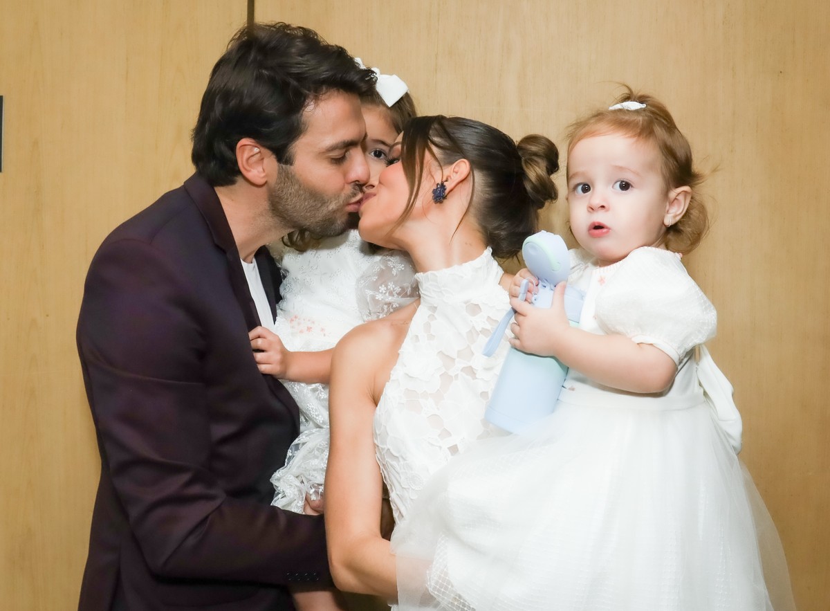 Carol Batista lança coleção para daminhas de honra com as filhas de ...