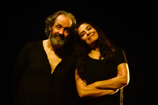 Letícia Sabatella parabeniza o namorado, Daniel Dantas, pelos 70 anos
