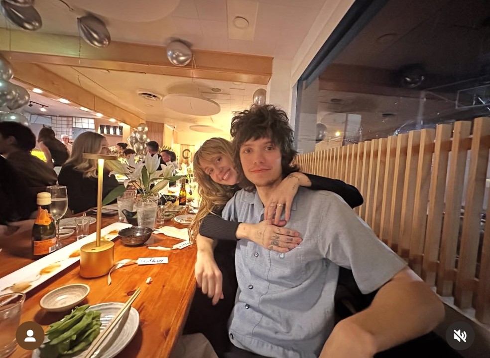 Miley Cyrus e Maxx Morando estão noivos; novo status foi confirmado por ...