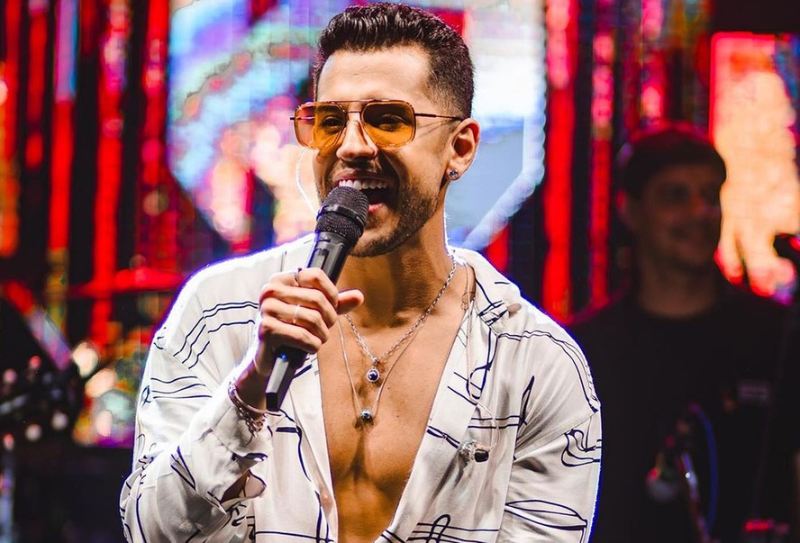 Cantor Kevi Jonny estreia no Carnaval de Salvador com trio elétrico sem ...