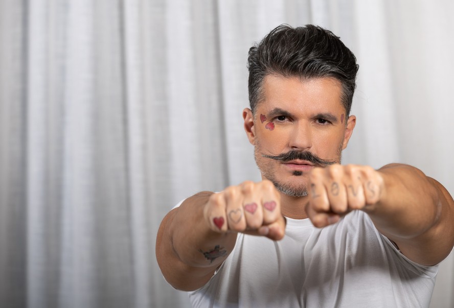 Bruno Lopes, o 'André de Carinha de Anjo', muda nome artístico para ...