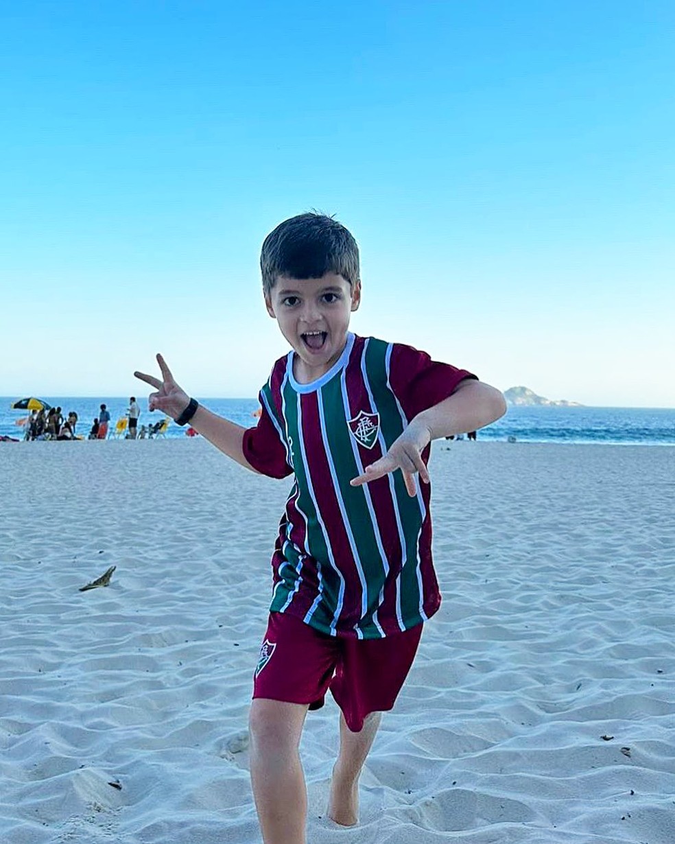 Filipe Ret dá R$ 300 para filho de 6 anos para que aprenda a lidar com ...