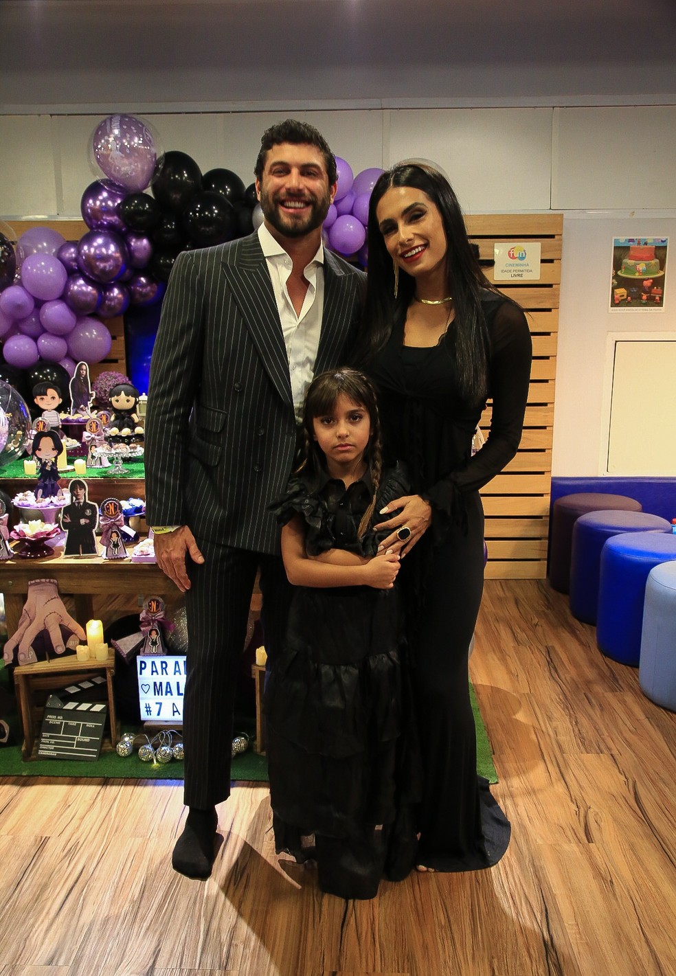 Separados, Jesus Luz e Carol Ramiro se reúnem no aniversário da filha