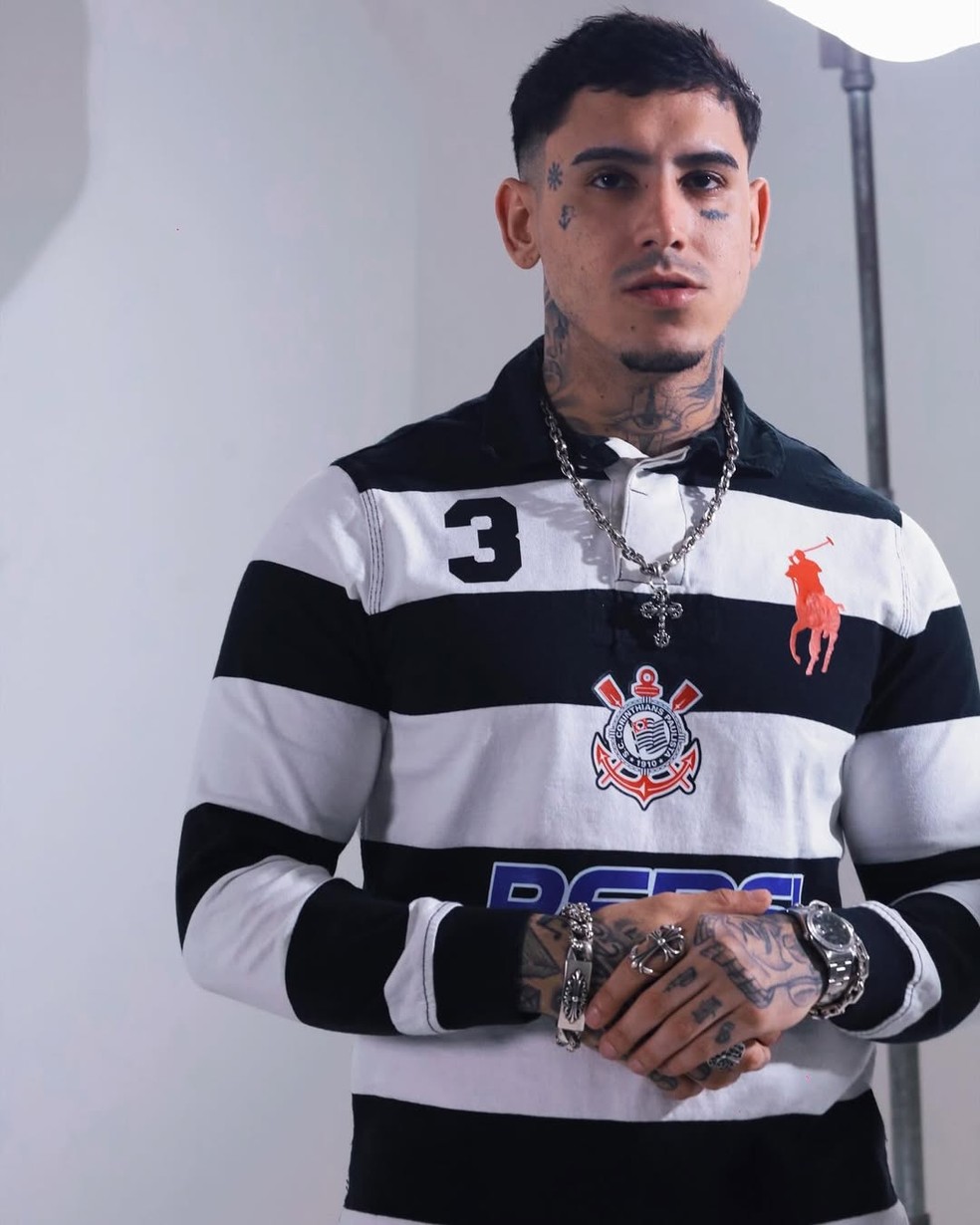 MC PH é operado e conta que ficará 10 dias mudo: 'Peço que orem por mim'