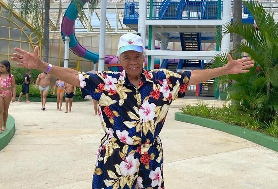 Roque, ex-assistente de palco de Silvio Santos, é internado na UTI aos ...