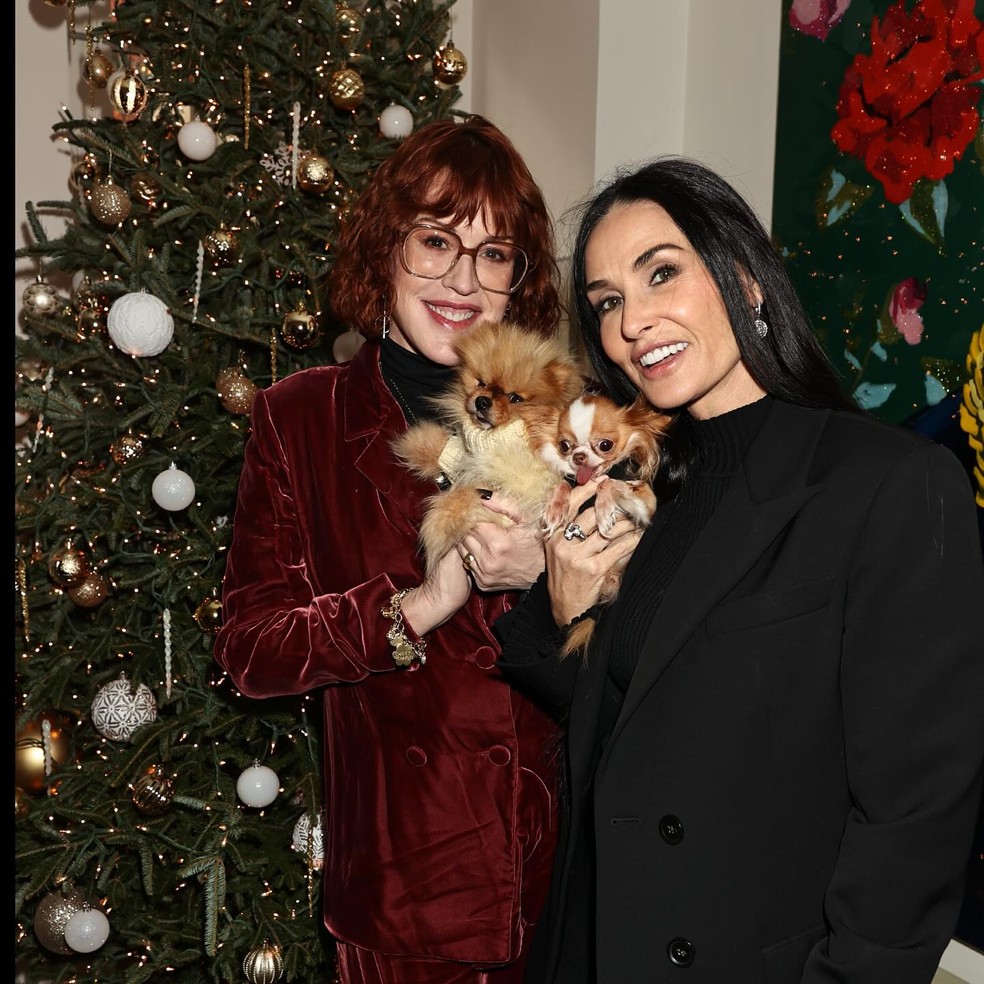 Demi Moore se reúne com vilão de 'Ghost' 34 anos depois; compare