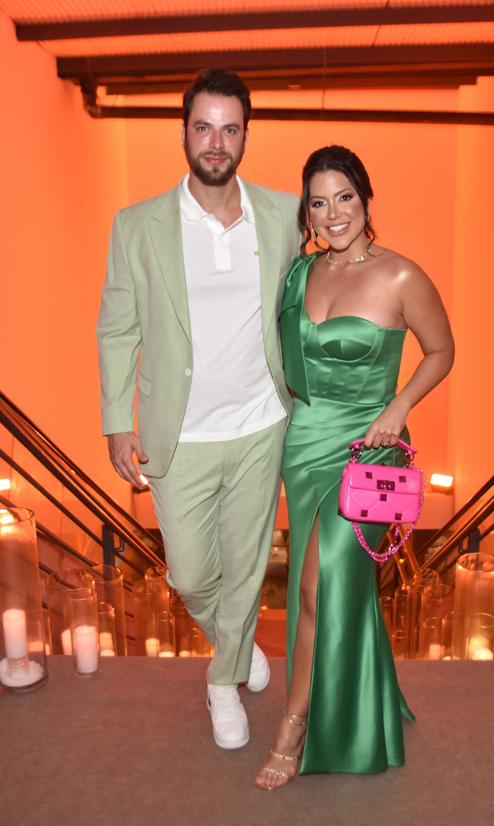 Famosos prestigiam casamento de Mirela Janis e Yugnir; veja looks