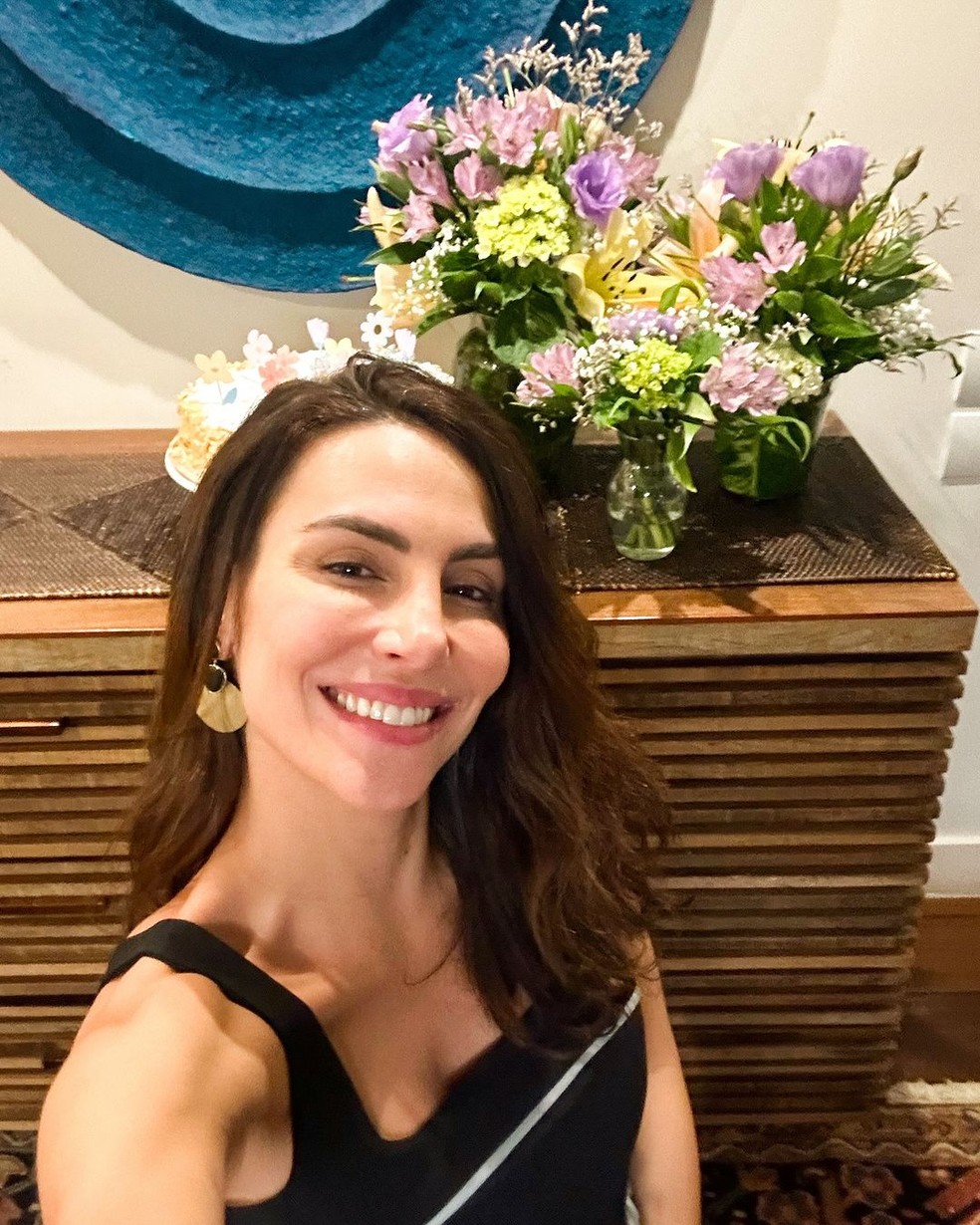 Grávida de Rodrigo Santoro, Mel Fronckowiak ganha chá de fralda surpresa