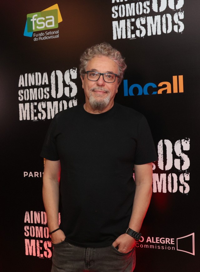 Carol Castro e Edson Celulari combinam look social em pré-estreia de filme; fotos