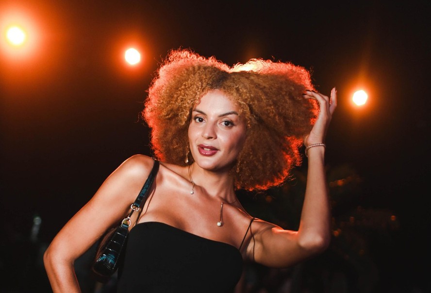 Gabriela Loran dá dicas para facilitar o cuidado com o cabelo black power